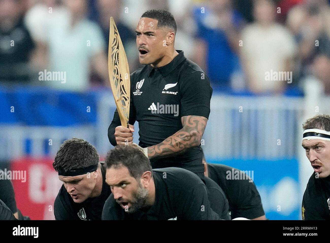 New Zealand's Aaron Smith, center, leads the Haka before the Rugby ...
