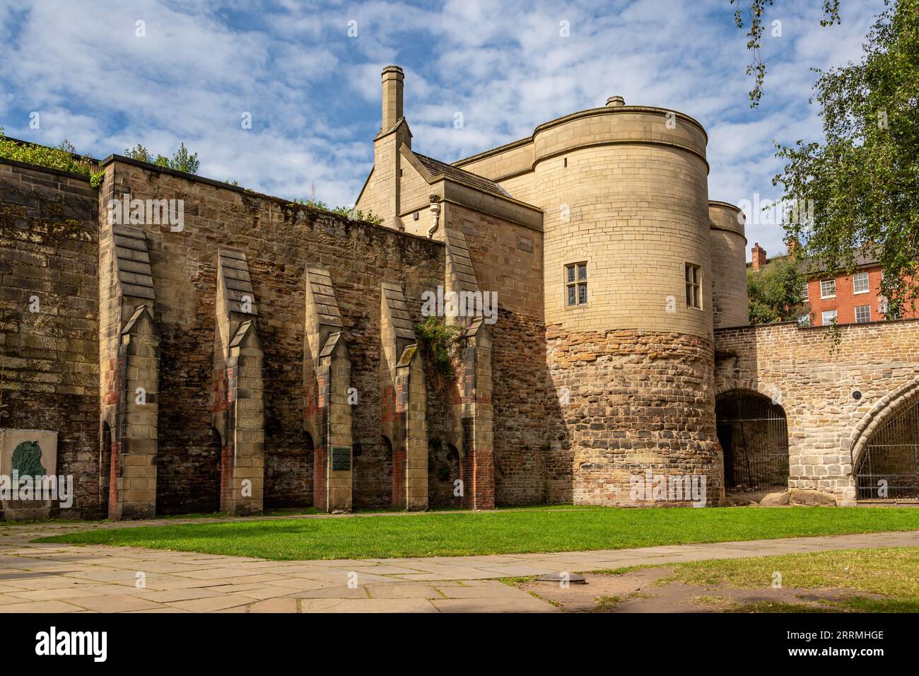 Ancient castle grounds hi-res stock photography and images - Alamy