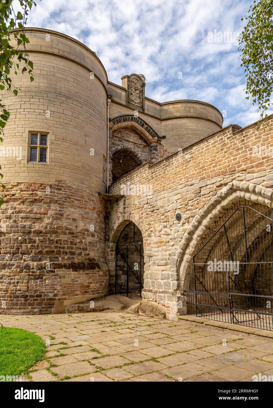 Ancient castle grounds hi-res stock photography and images - Alamy