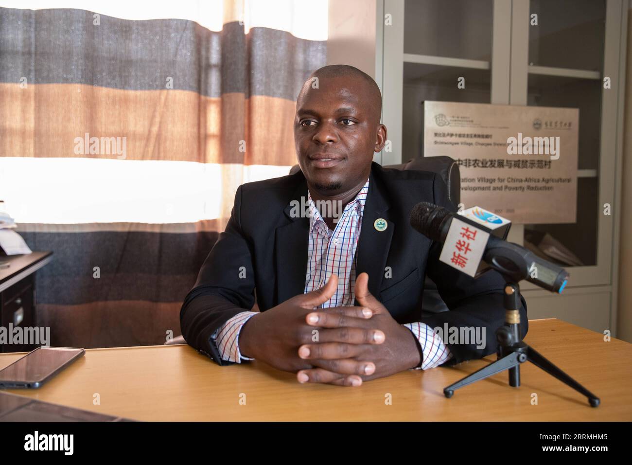 221031 -- CHONGWE ZAMBIA, Oct. 31, 2022 -- Simushi Liswaniso, the ...