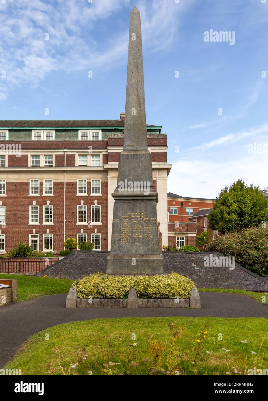 Building war memorial hi-res stock photography and images - Alamy