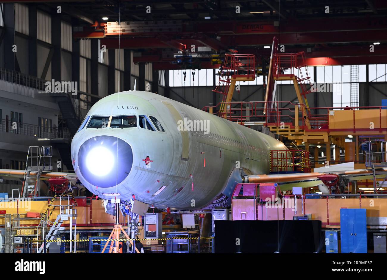 221109 -- TIANJIN, Nov. 9, 2022 -- The first Airbus A321 aircraft is ...