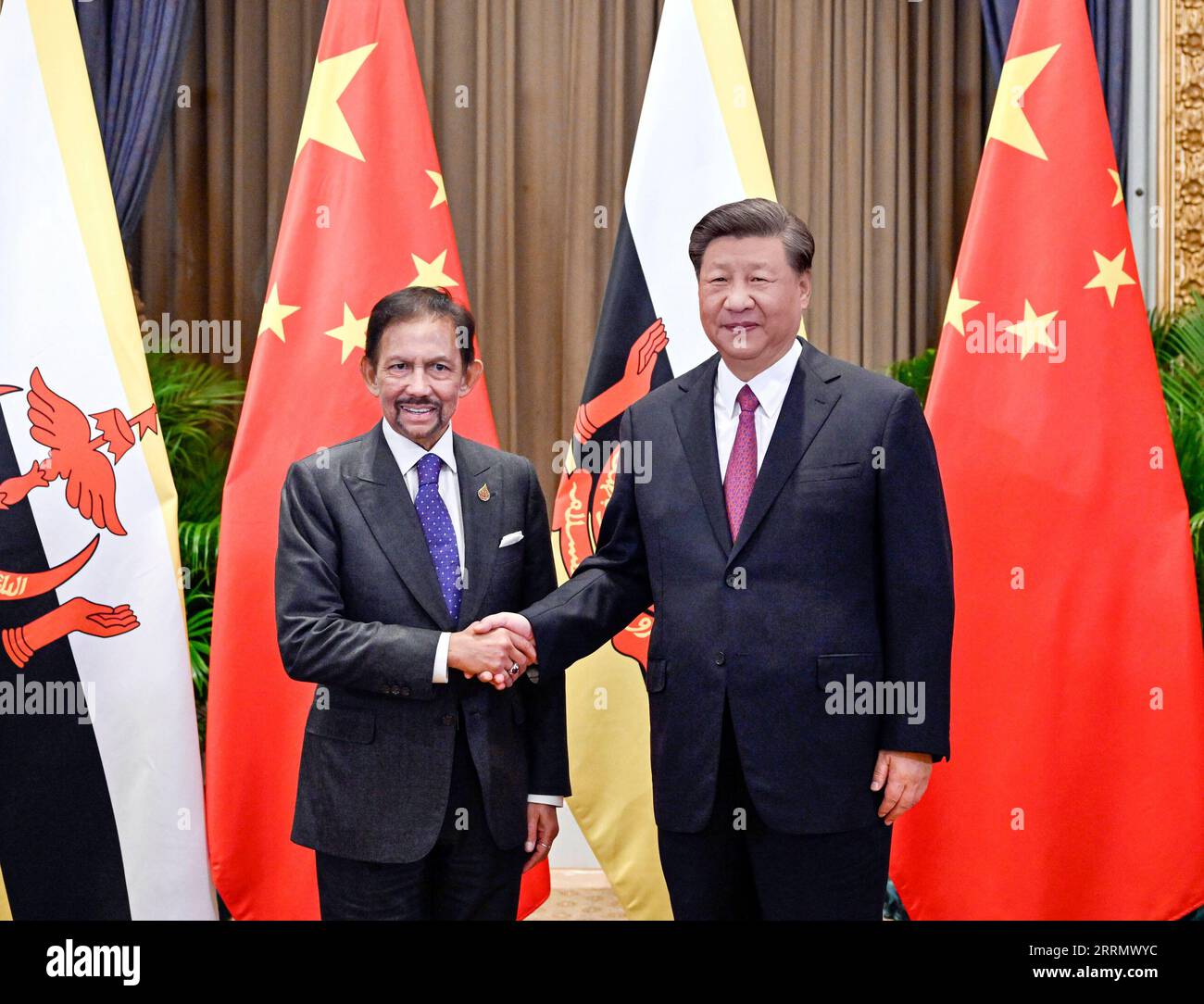 221118 -- BANGKOK, Nov. 18, 2022 -- Chinese President Xi Jinping meets ...