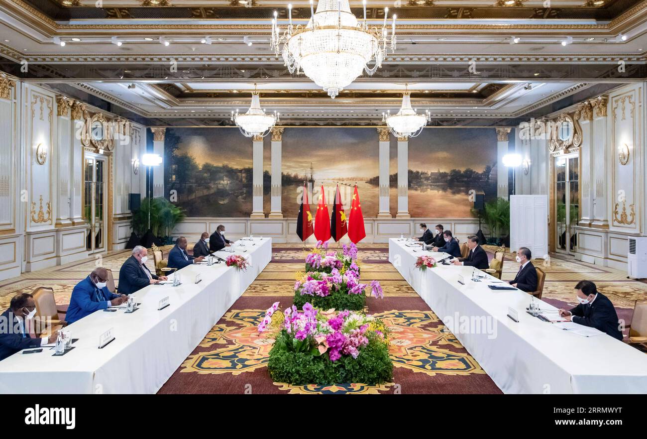 221118 -- BANGKOK, Nov. 18, 2022 -- Chinese President Xi Jinping meets ...