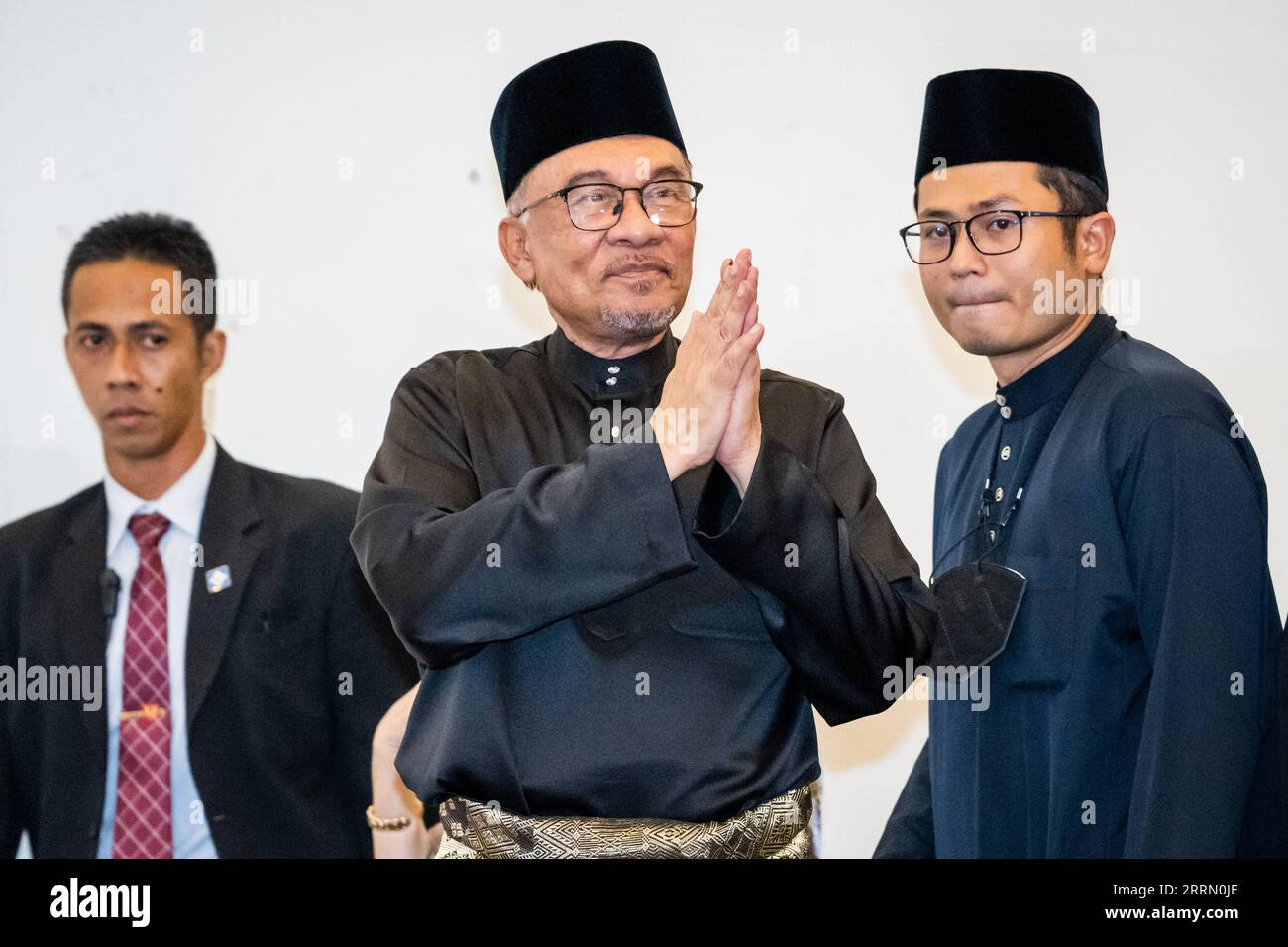 221124 -- KUALA LUMPUR, Nov. 24, 2022 -- Malaysia s newly appointed ...