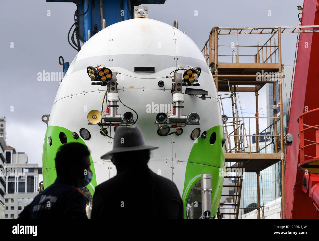 Human occupied vehicle hi-res stock photography and images - Alamy