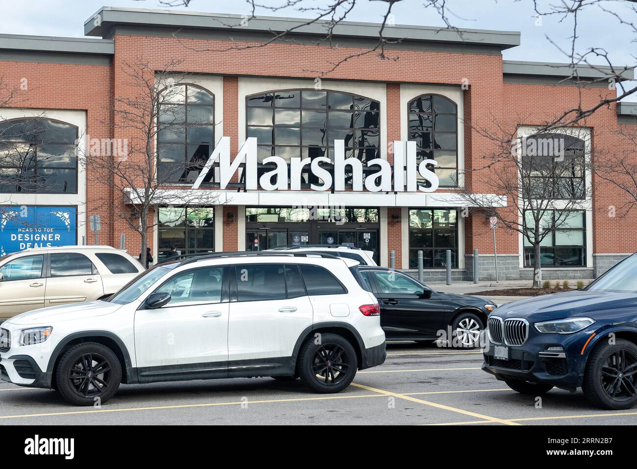 Logo sign outside marshalls hi-res stock photography and images - Alamy