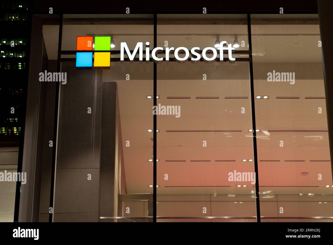 Microsoft outdoor signage hi-res stock photography and images - Alamy