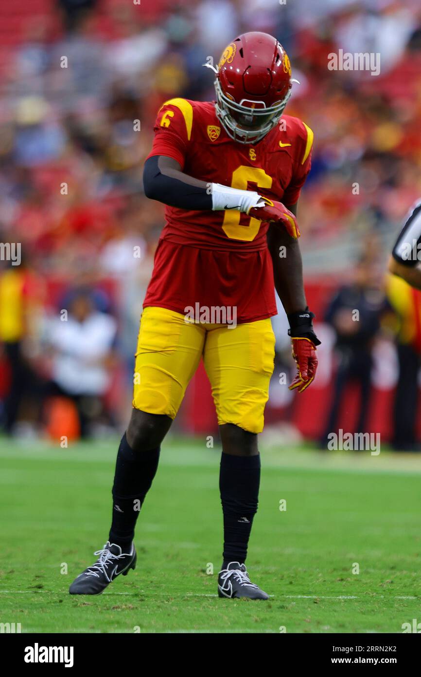 LOS ANGELES, CA - SEPTEMBER 02: USC Trojans defensive lineman Anthony ...