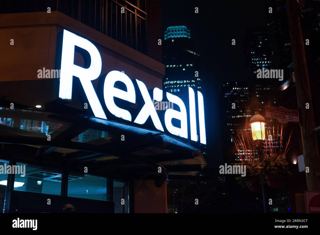 Chain of retail pharmacies hi-res stock photography and images - Alamy