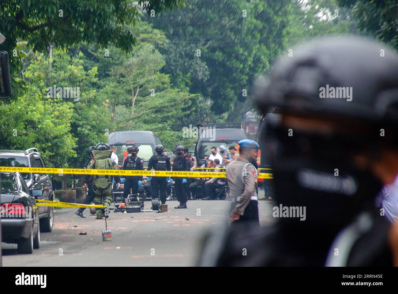Indonesien, Explosion in Bandung 221207 -- BANDUNG, Dec. 7, 2022 ...