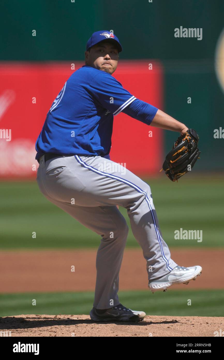 Toronto Blue Jays pitcher Hyun Jin Ryu during a baseball game against ...