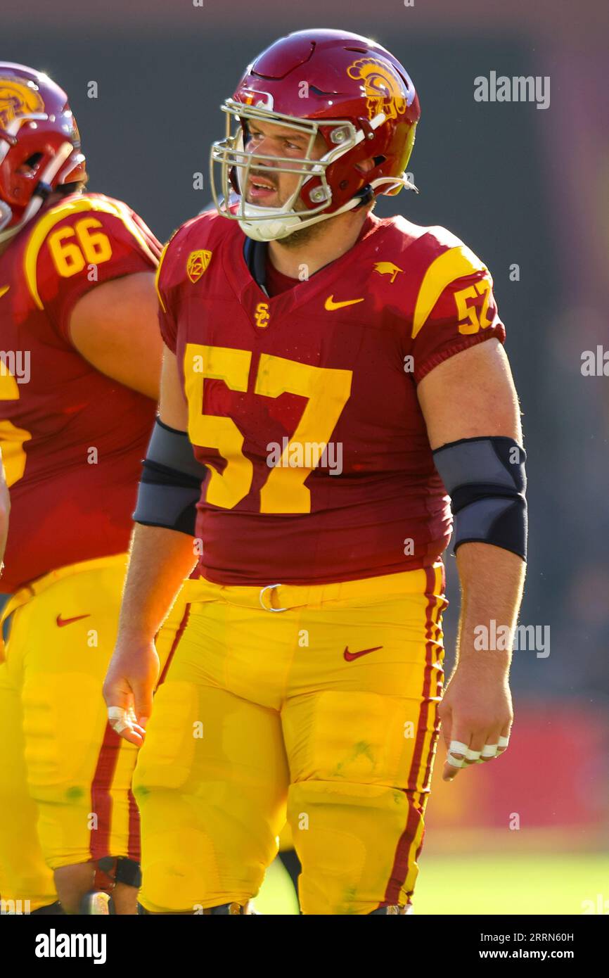 LOS ANGELES, CA - AUGUST 26: USC Trojans offensive lineman Justin ...