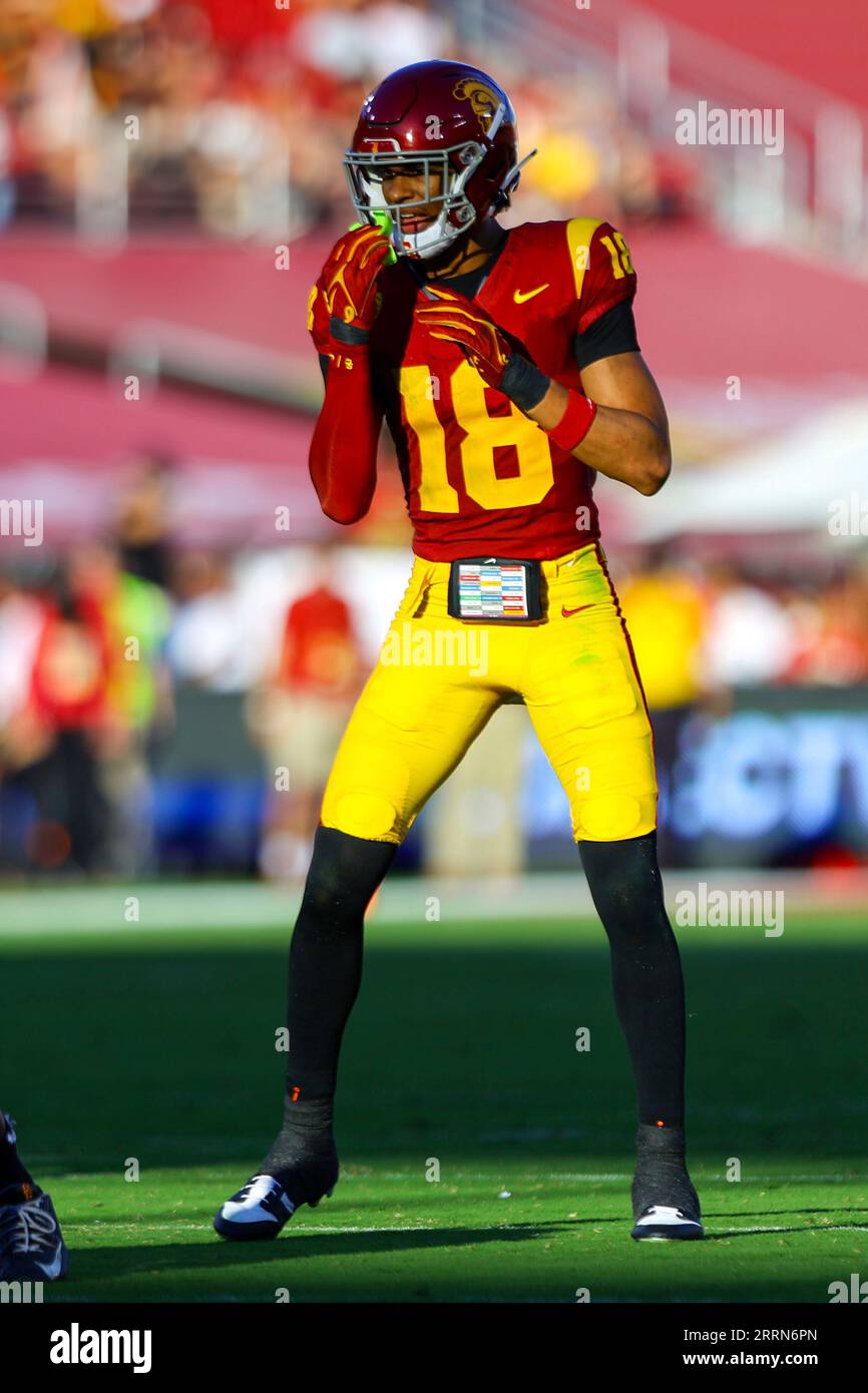 LOS ANGELES, CA - AUGUST 26: USC Trojans linebacker Eric Gentry (18 ...