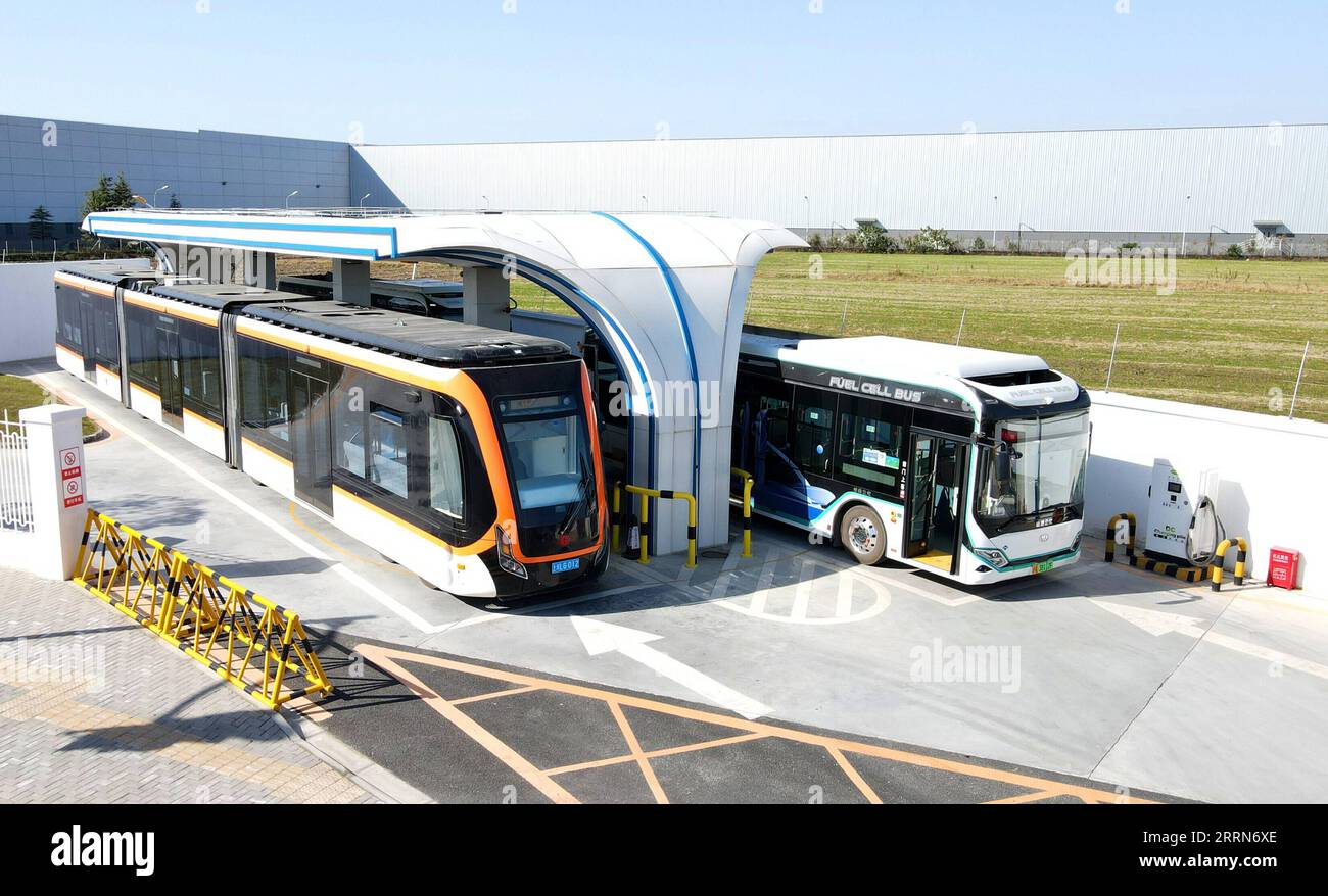 221216 -- SHANGHAI, Dec. 16, 2022 -- This aerial photo taken on Dec. 15 ...