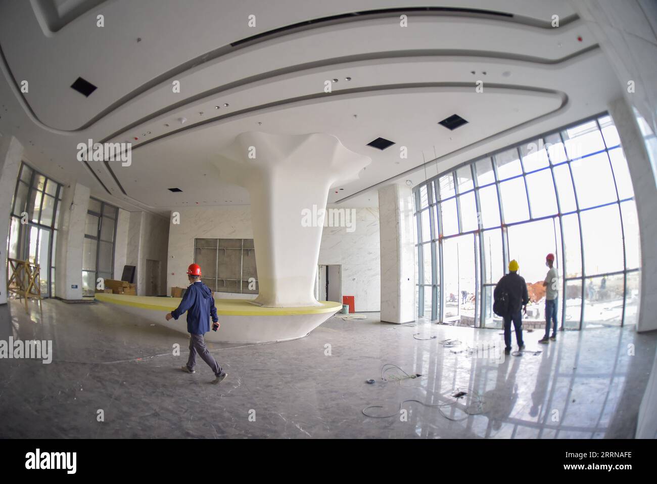 221228 -- ADDIS ABABA, Dec. 28, 2022 -- Workers are seen at the ...