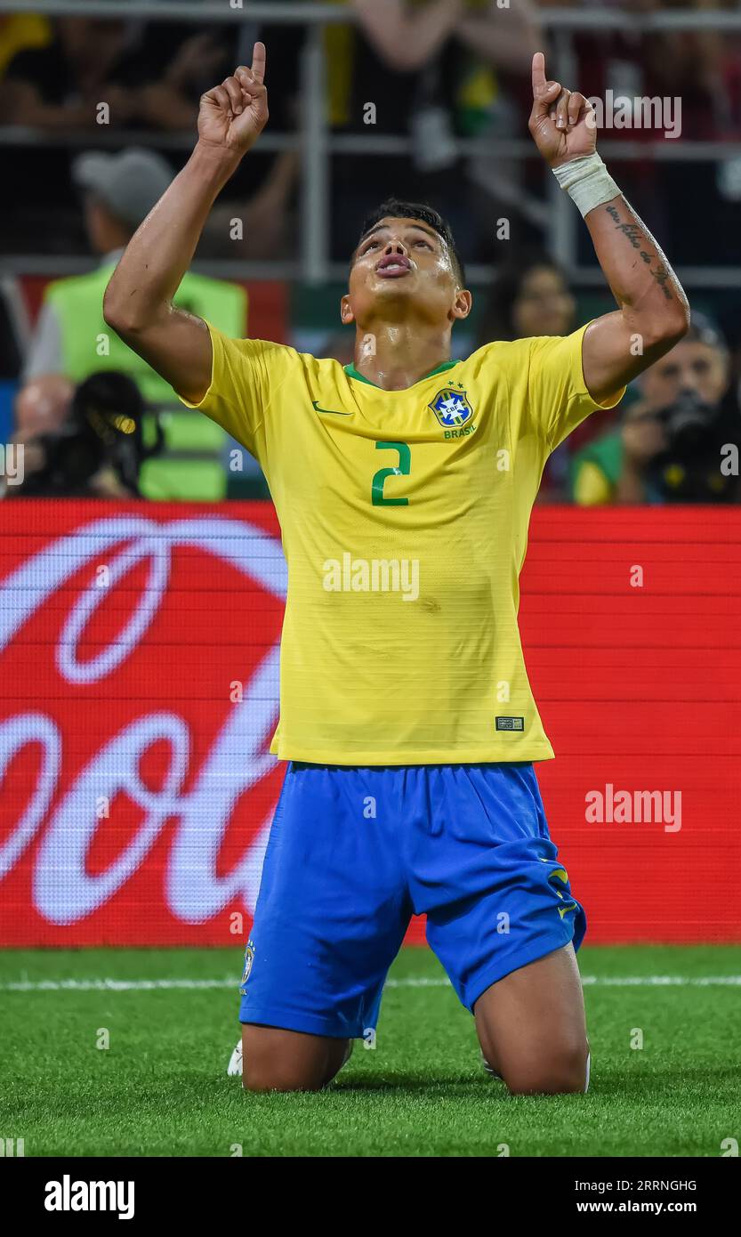 Thiago silva brazil vs serbia 2018 hi-res stock photography and images ...