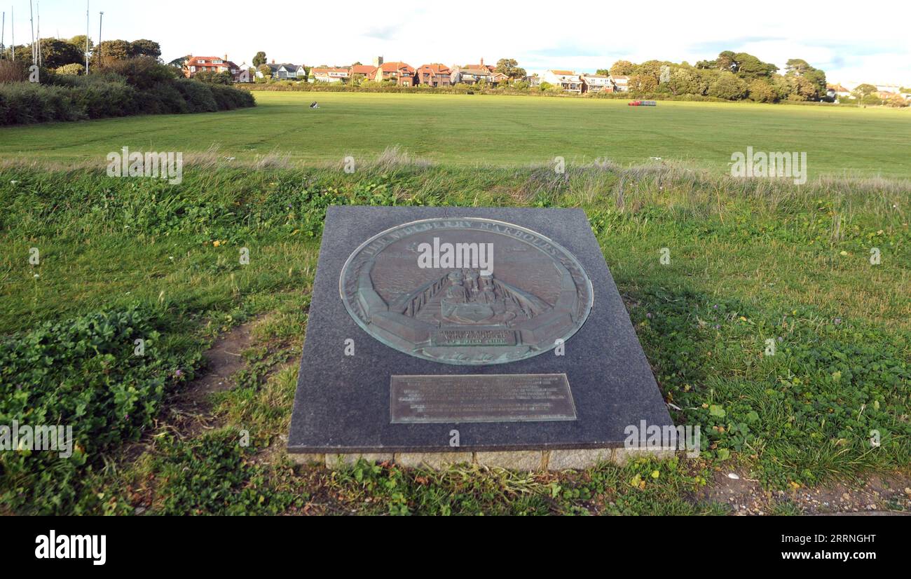 MULBERRY HARBOUR MEMORIAL, STOKES BAY, GOSPORT PIC MIKE WALKER 2023 ...