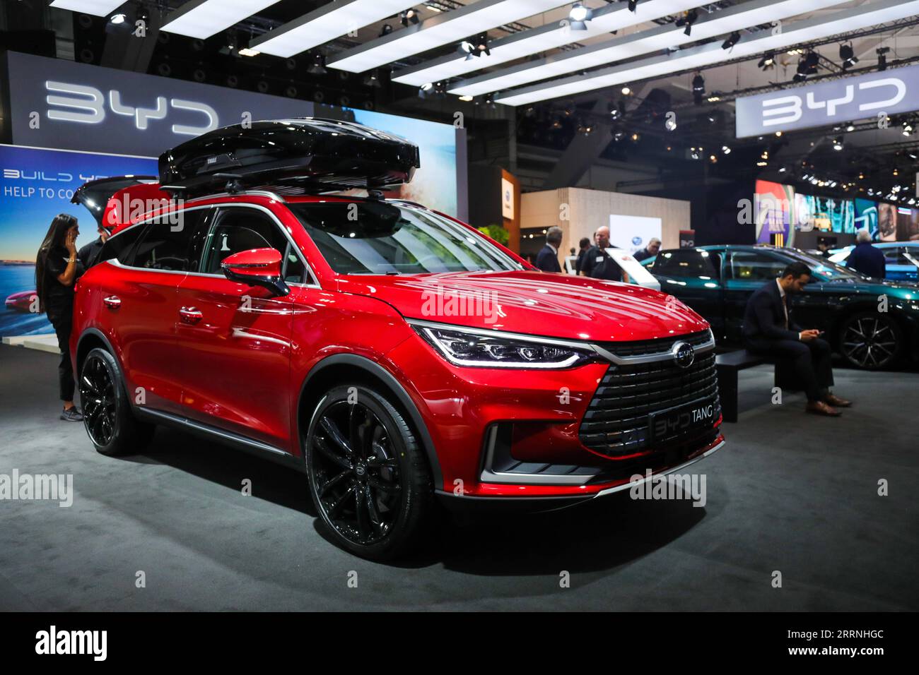 230114 -- BRUSSELS, Jan. 14, 2023 -- People experience a BYD Tang ...