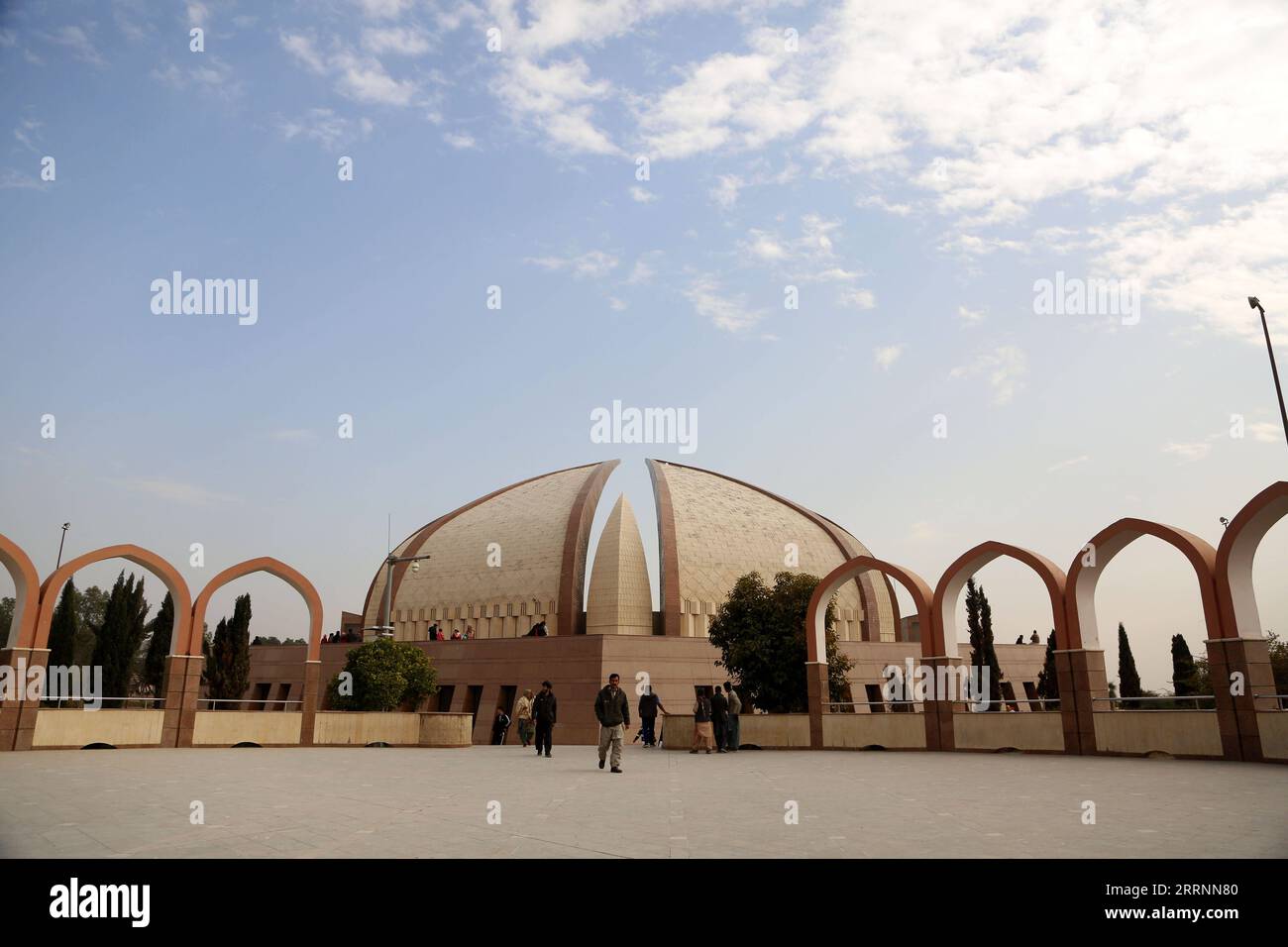 230122 -- ISLAMABAD, Jan. 22, 2023 -- People visit the Pakistan ...