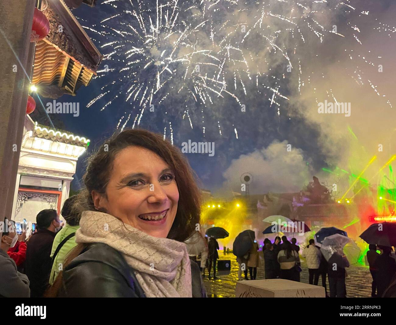 230124 -- NANCHANG, Jan. 24, 2023 -- Sophie Poirier watches the ...