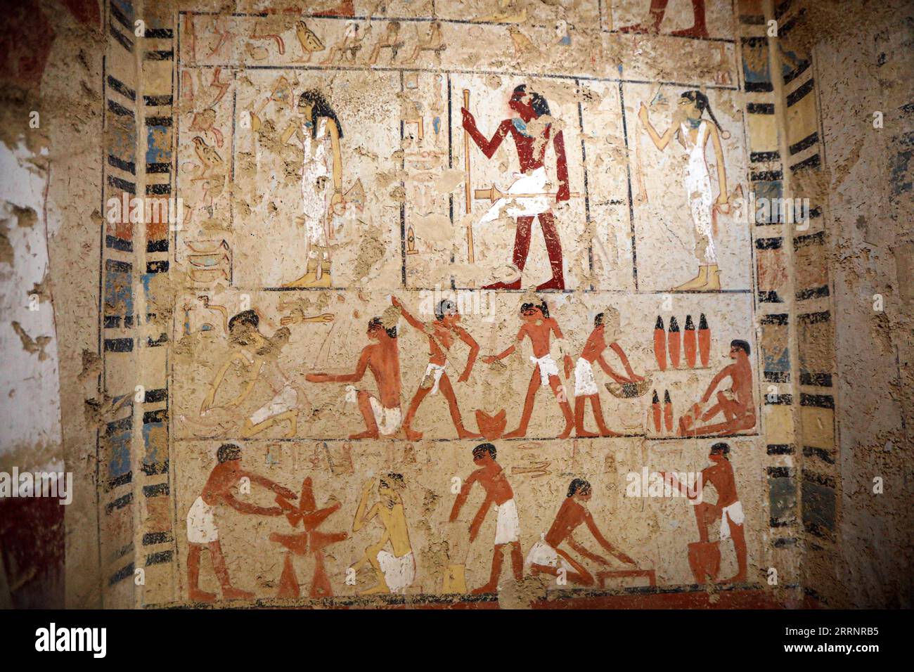 Paintings in the pyramids hi-res stock photography and images - Alamy