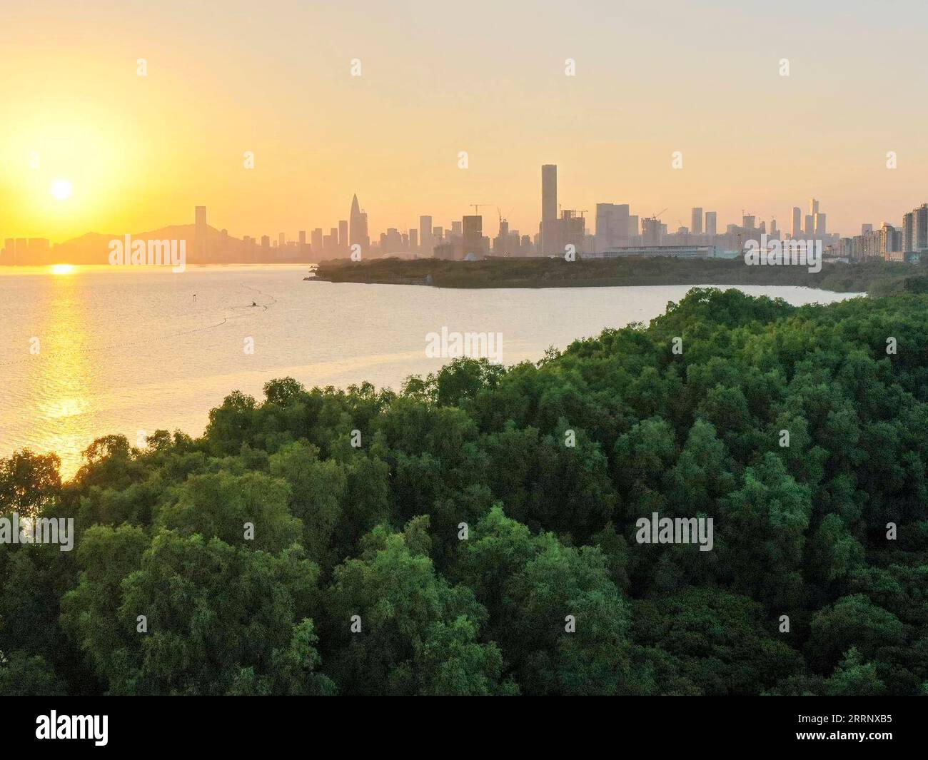 230202 -- SHENZHEN, Feb. 2, 2023 -- This aerial photo taken on Feb. 1 ...