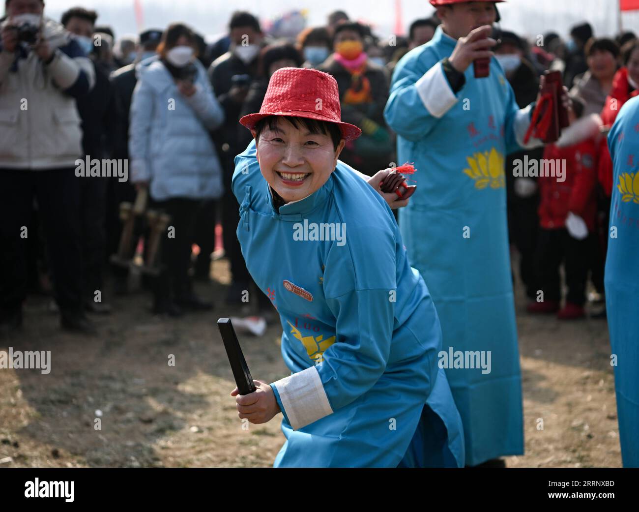 230203 -- BAOFENG, Feb. 3, 2023 -- Folk artists perform at the Quyi ...