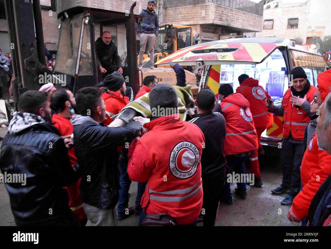 230207 -- ANKARA/DAMASCUS, Feb. 7, 2023 -- Rescue work is in progress ...