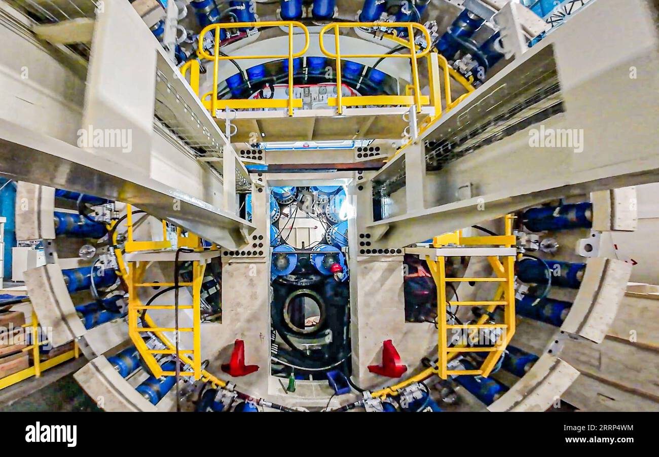 Tunneling shield hi-res stock photography and images - Alamy