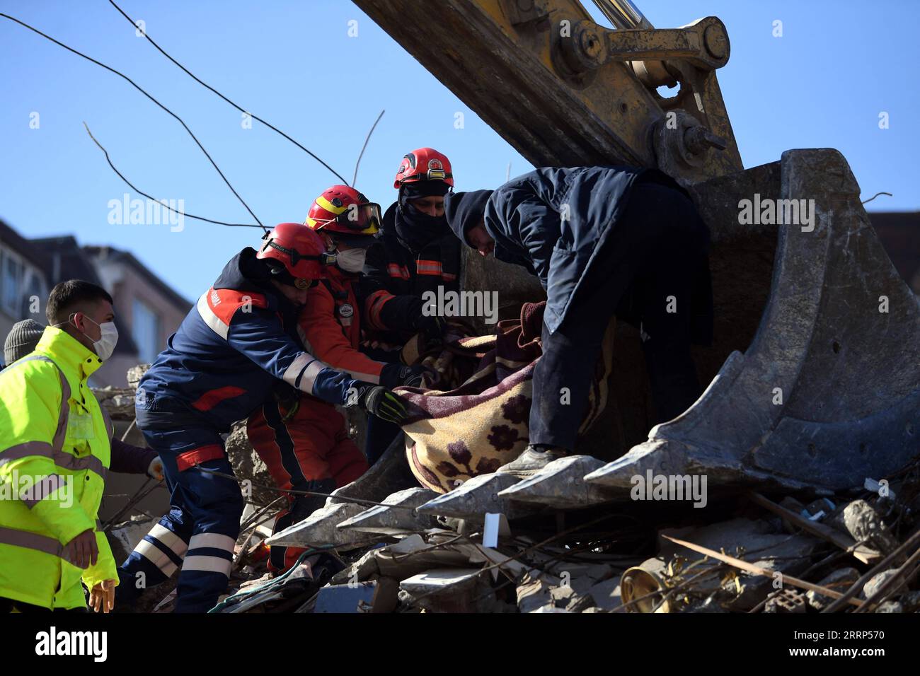 230220 -- ISTANBUL, Feb. 20, 2023 -- Members of the China Search and ...