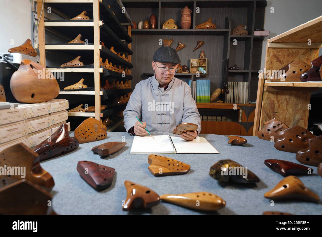 China hebei ocarina musical hi-res stock photography and images - Alamy