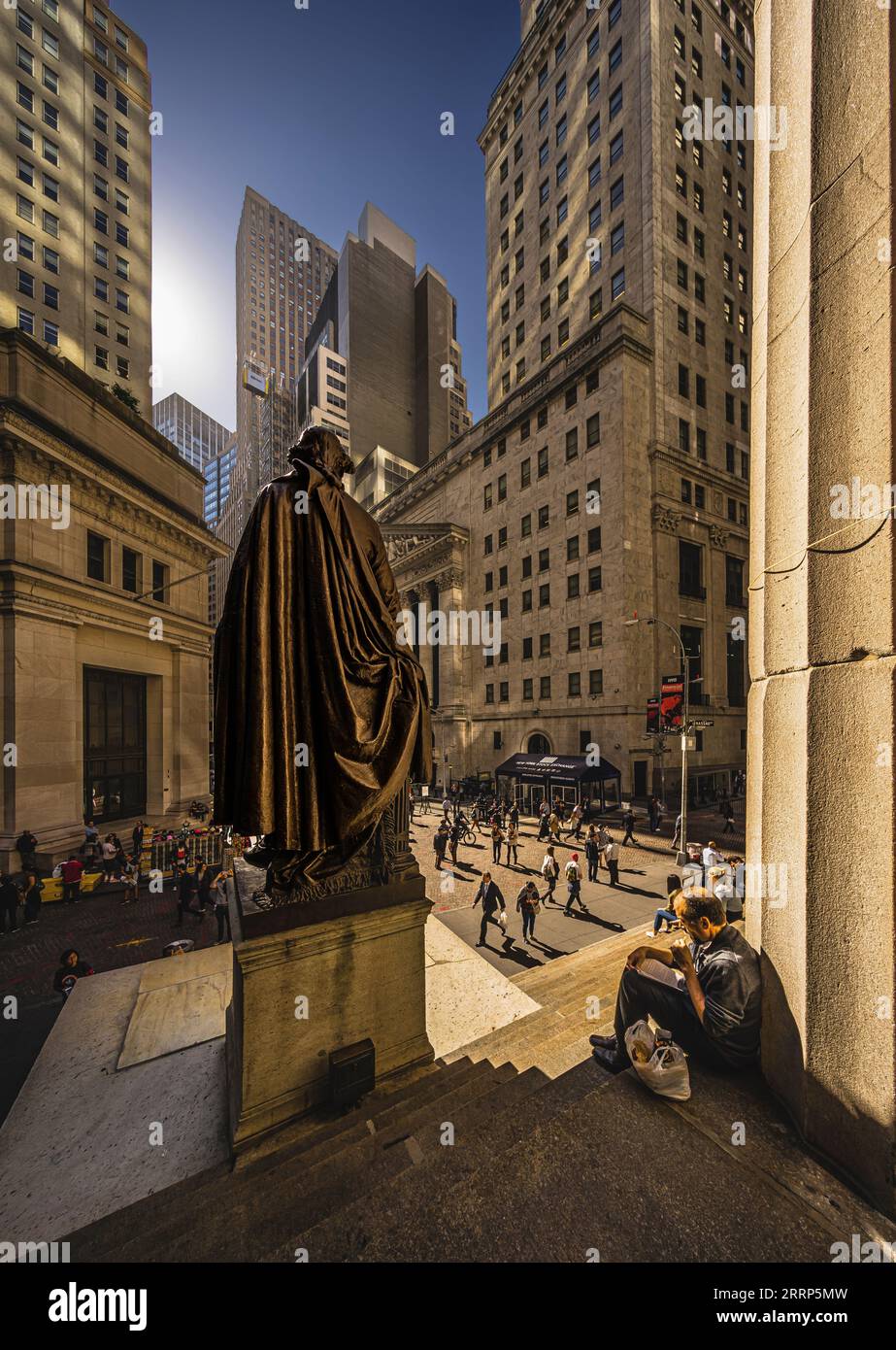 George Washington statue Federal Hall and New York Stock Exchange Wall ...