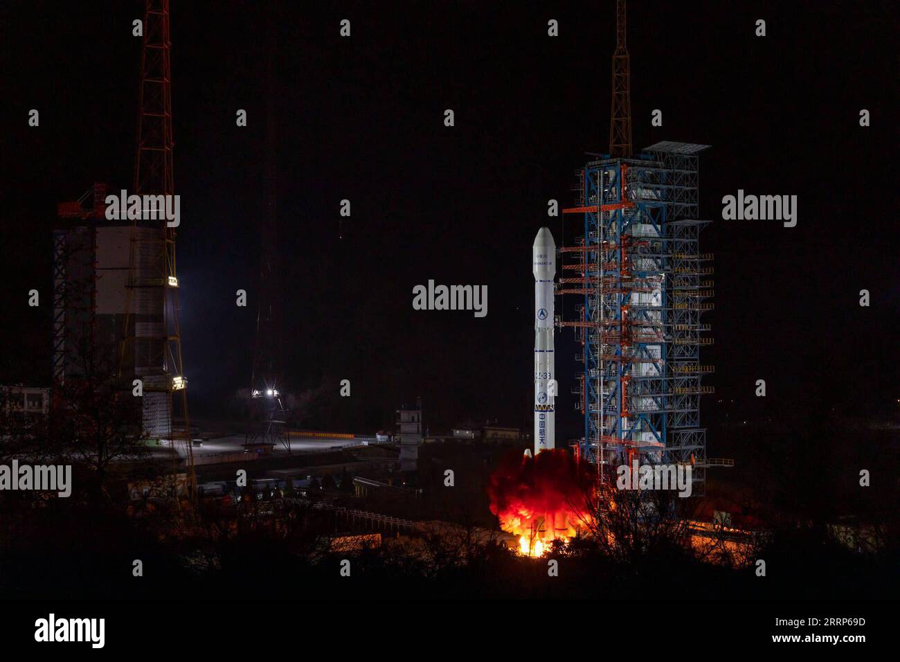 Rocket shi hi-res stock photography and images - Alamy