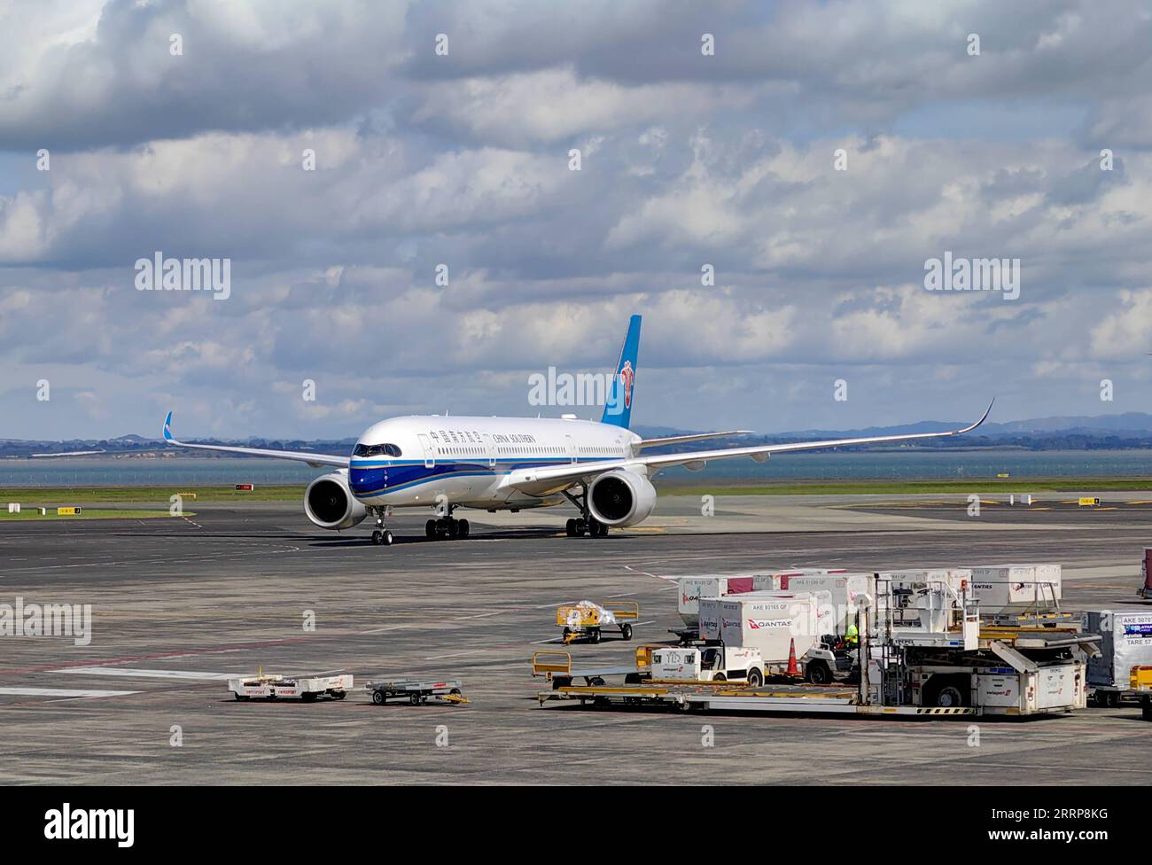 230303 -- AUCKLAND, March 3, 2023 -- The China Southern Airlines CZ305 ...