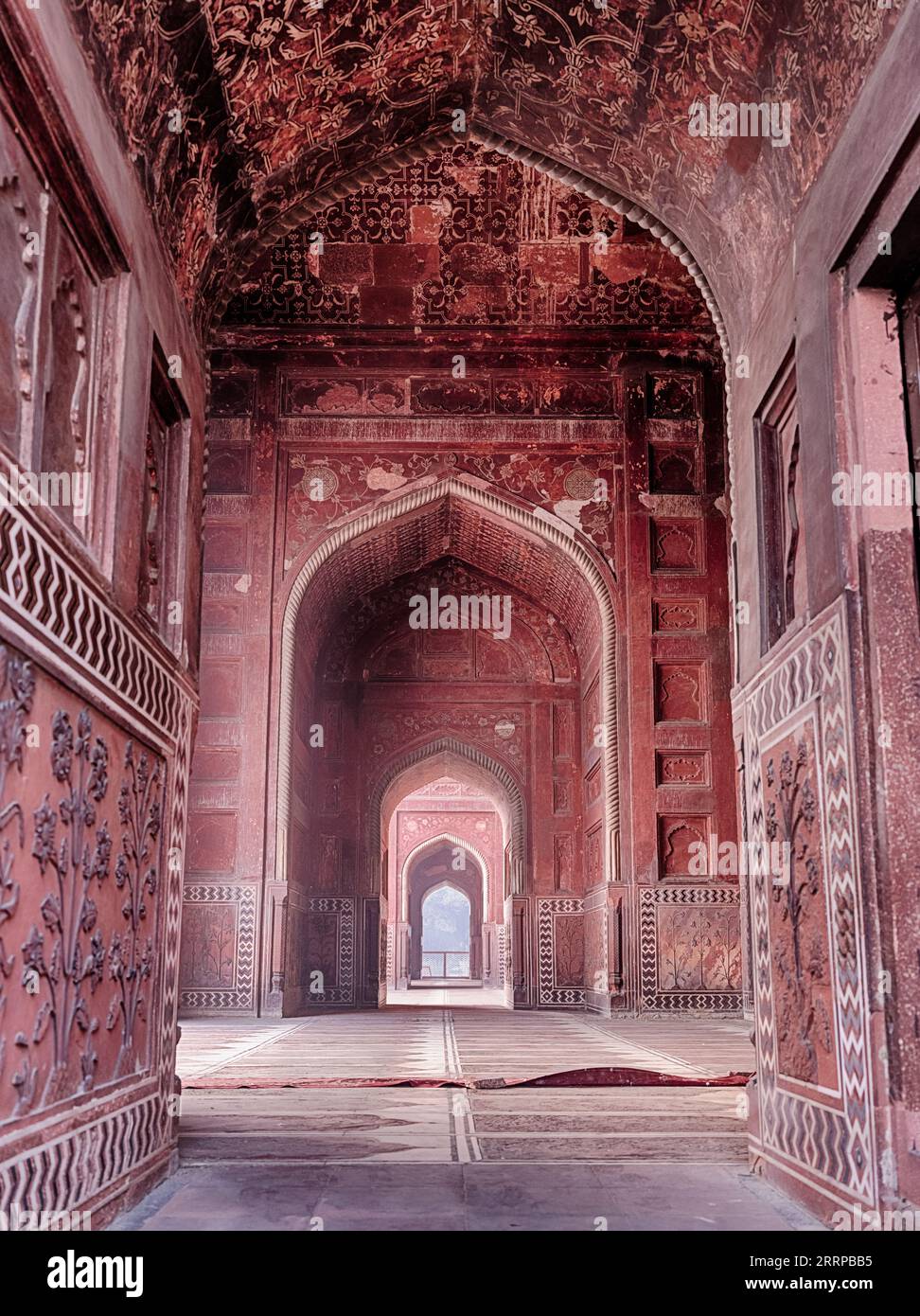 Inside interior taj mahal hi-res stock photography and images - Alamy