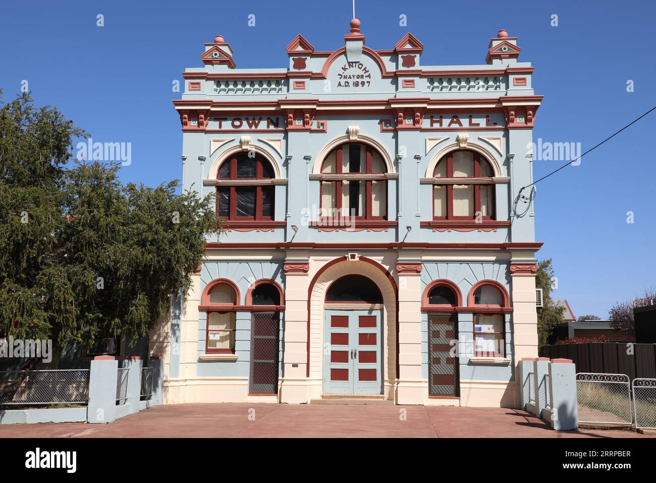 Nyngan town hall hi-res stock photography and images - Alamy