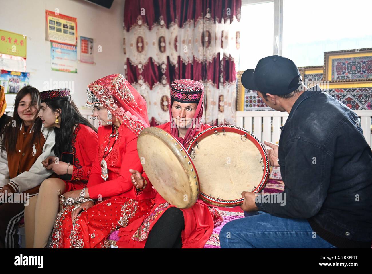Tajik bride hi-res stock photography and images - Alamy
