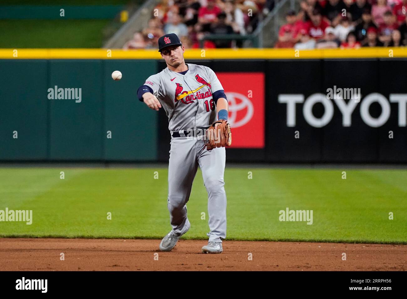 St. Louis Cardinals second baseman Nolan Gorman throws out Cincinnati ...