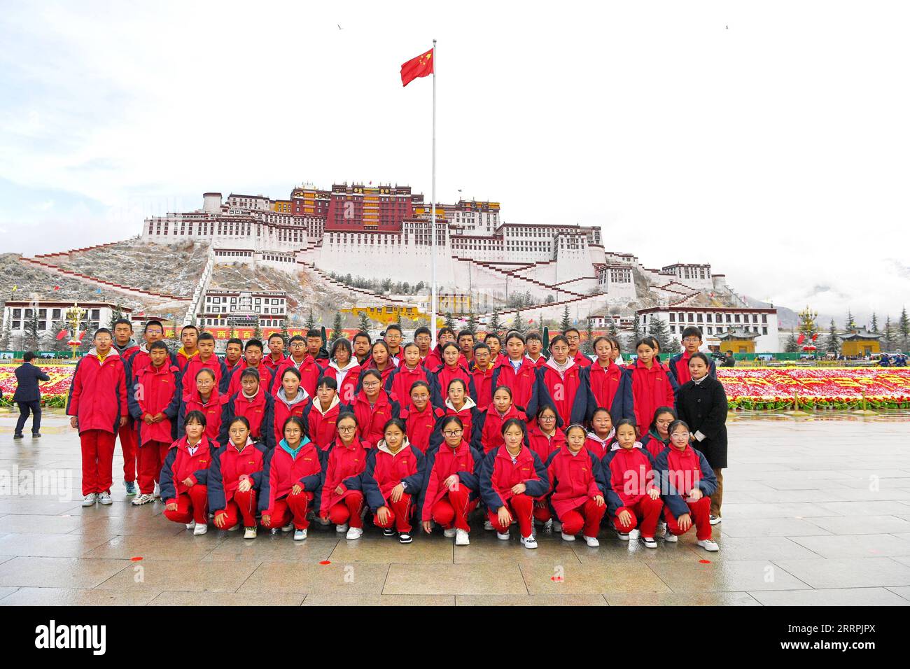 Tibet, Tag der Befreiung der Leibeigenen in Lhasa 230328 -- LHASA ...