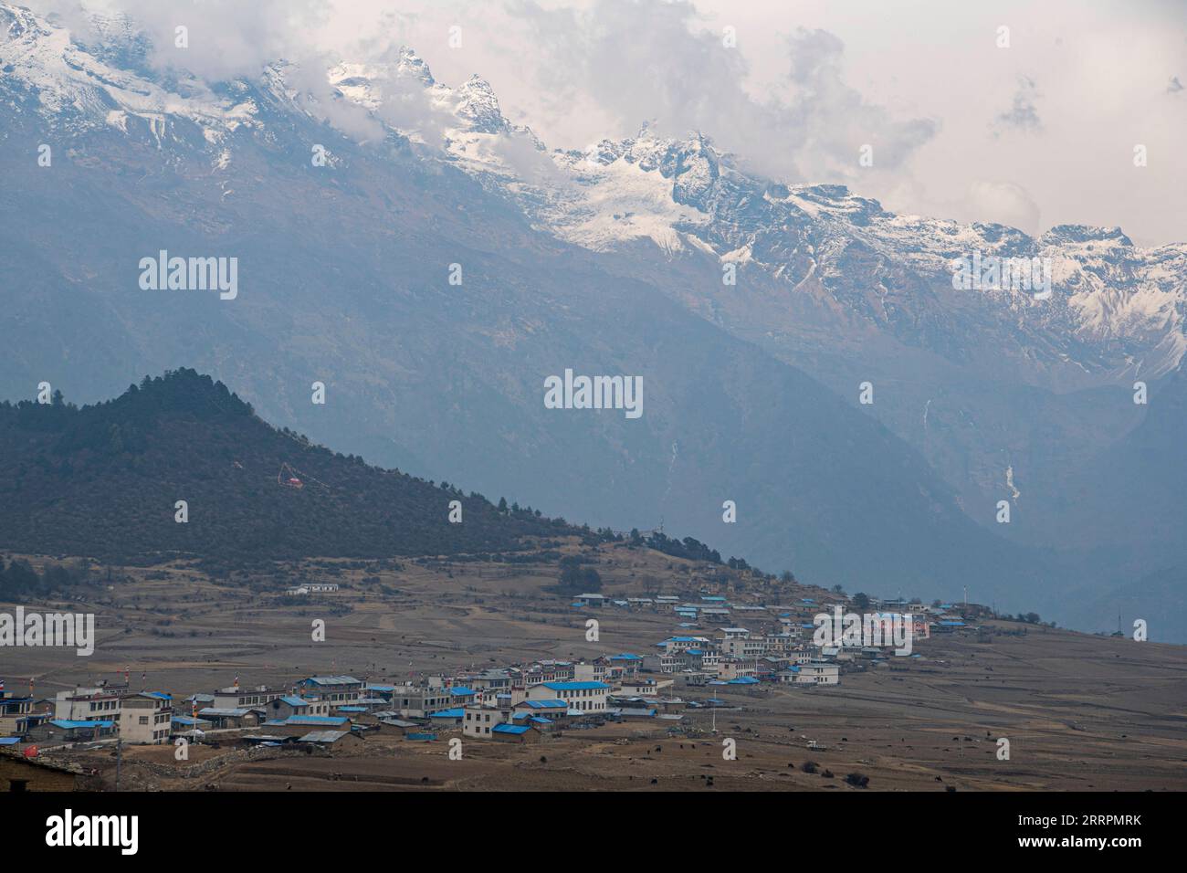 Gyirong border hi-res stock photography and images - Alamy