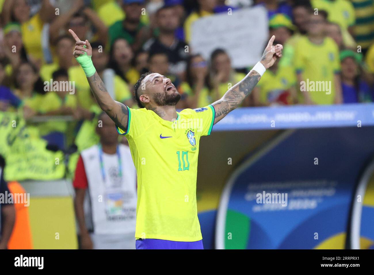 Neymar jr brasil hi-res stock photography and images - Alamy