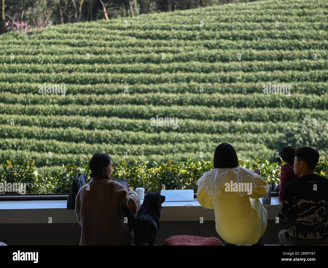 230409 -- HANGZHOU, April 9, 2023 -- Tourists enjoy their time at a ...
