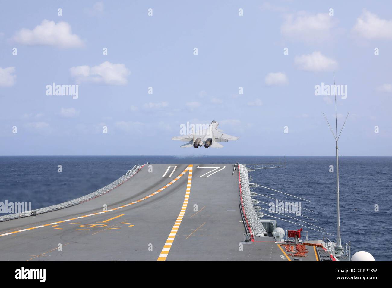 230410 -- NANJING, April 10, 2023 -- This photo taken on April 9, 2023 ...