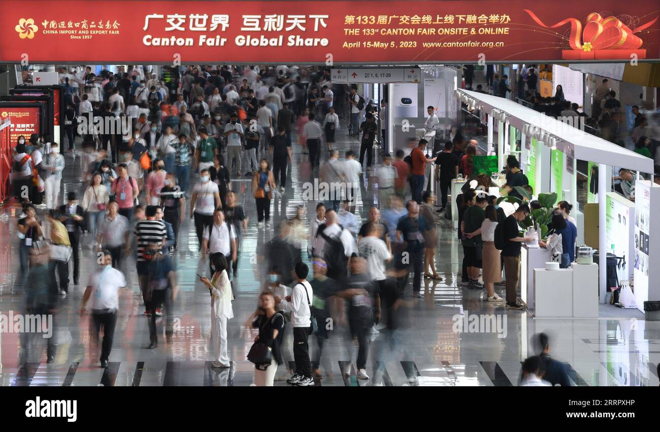 230415 -- GUANGZHOU, April 15, 2023 -- People visit the 133rd session ...