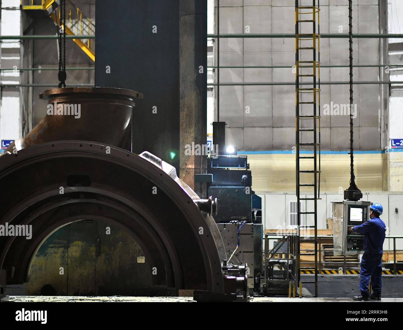 Computer manufacturing china hi-res stock photography and images - Alamy