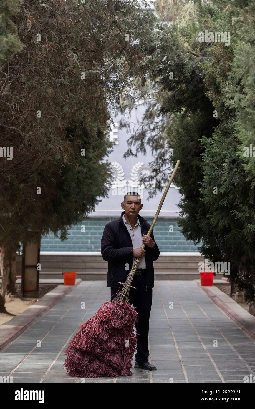 230430 -- YECHENG, April 30, 2023 -- Eniwar Emer poses for a photo in ...