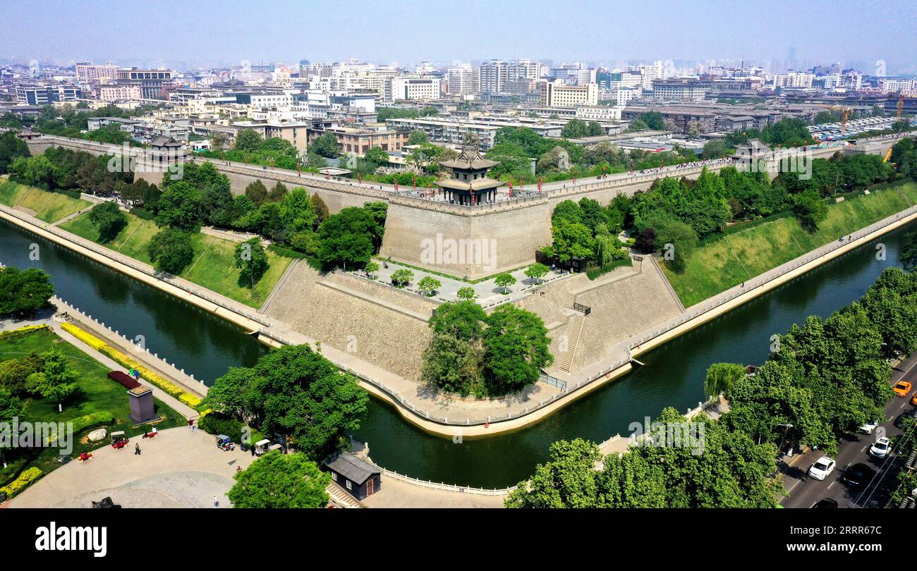 Wall built by the qin hi-res stock photography and images - Alamy