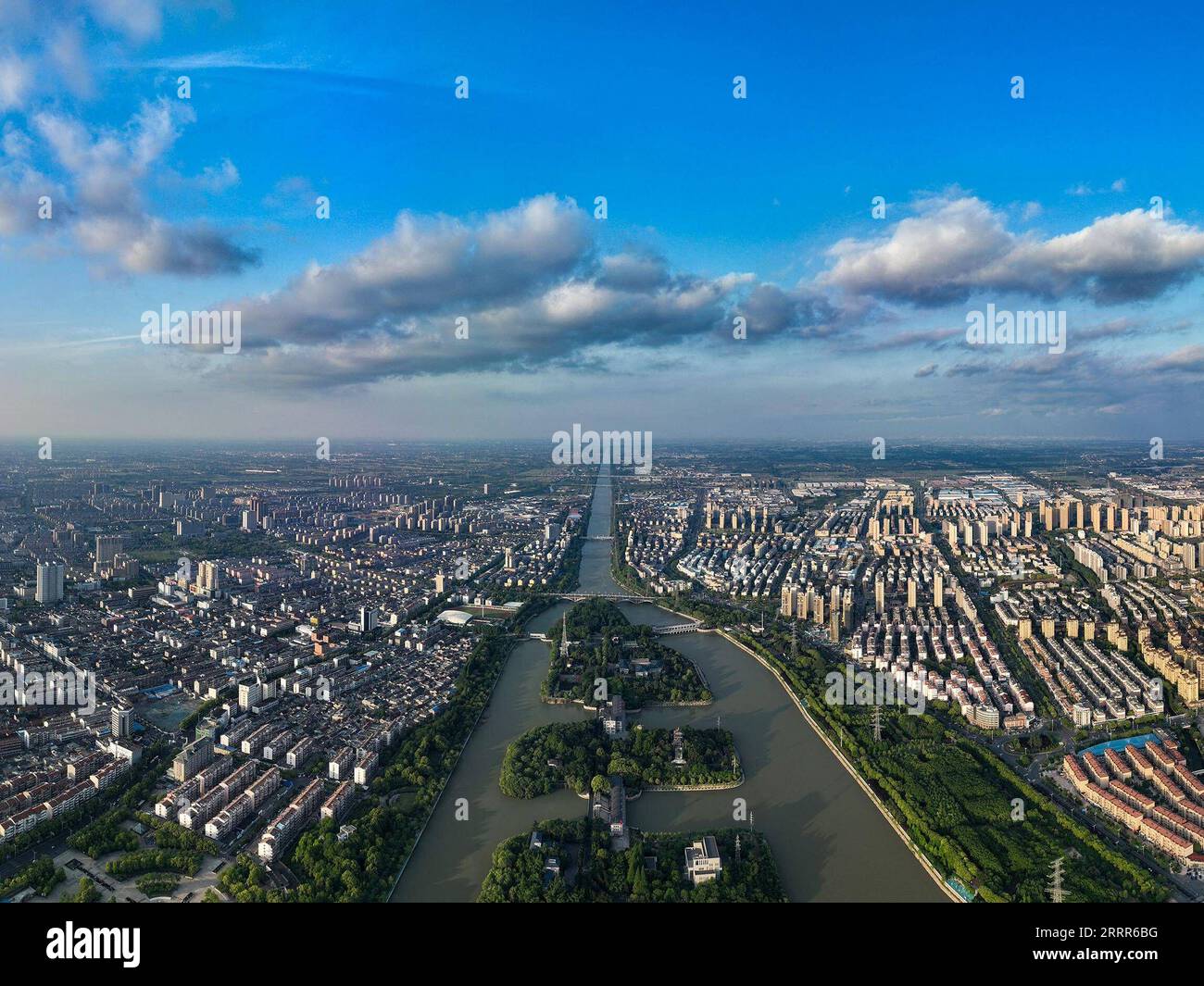 230508 -- YANGZHOU, May 8, 2023 -- This aerial panoramic photo taken on ...