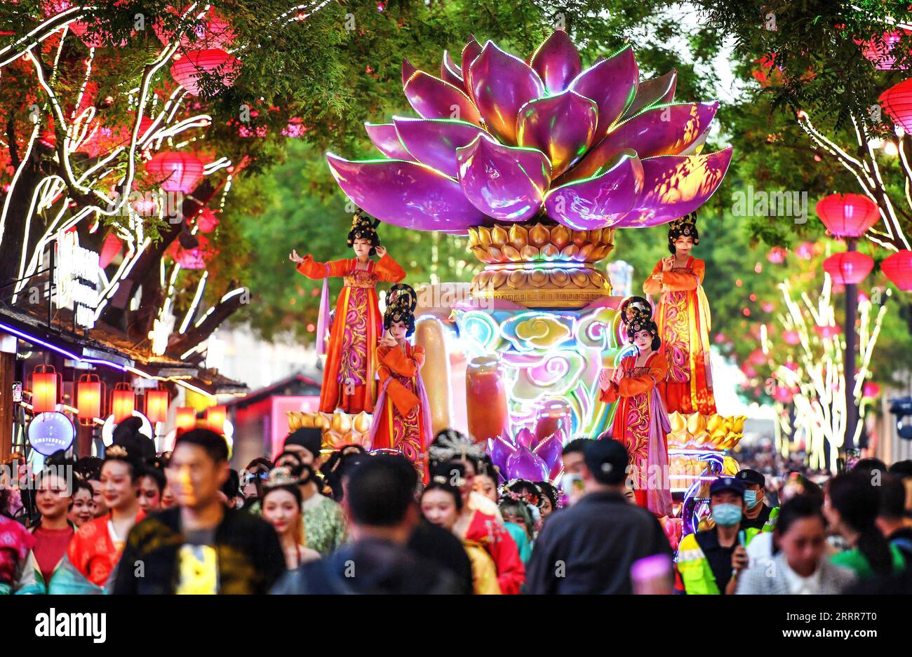 Grand tang dynasty everbright city hi-res stock photography and images ...